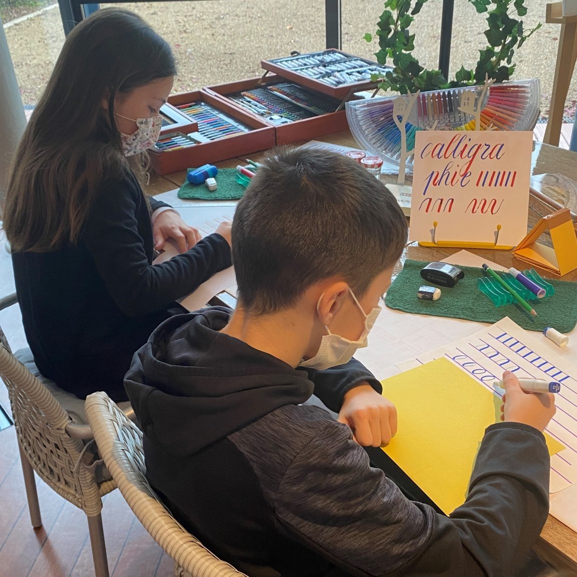 Ateliers calligraphie pour les enfants - Billes et bulles enfants ...